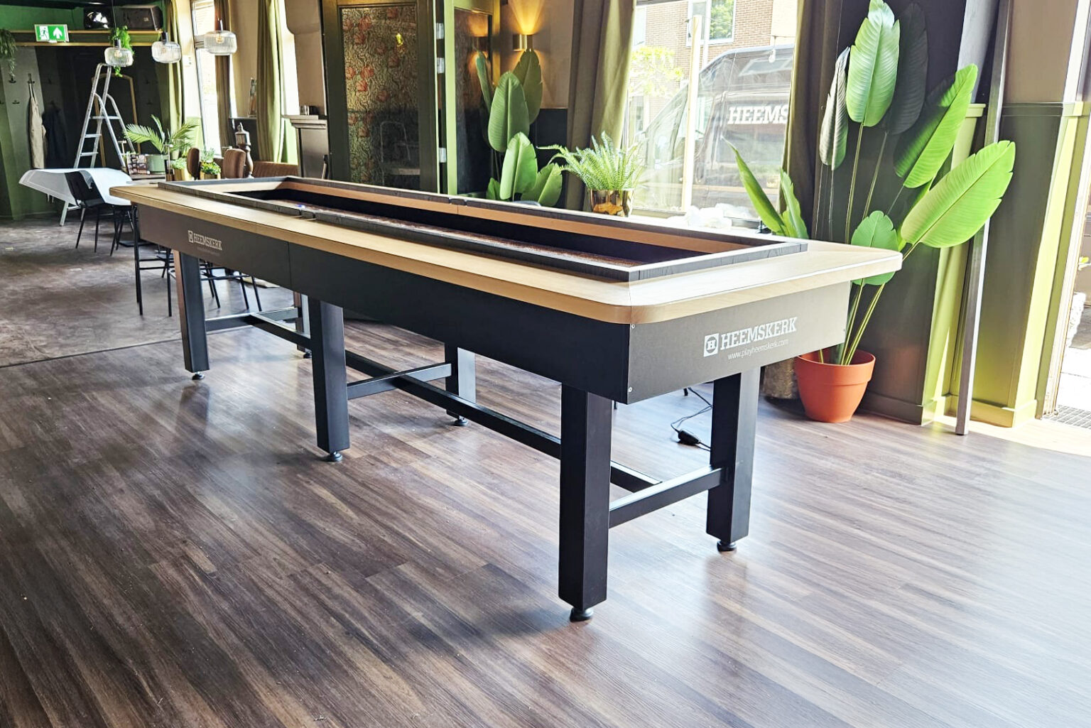 American Shuffleboard Barmodel 12ft - Heemskerk - Play it!